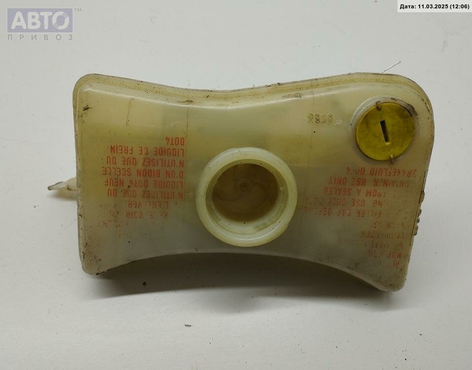 Бачок тормозной жидкости Audi A4 B7 (2004-2008)