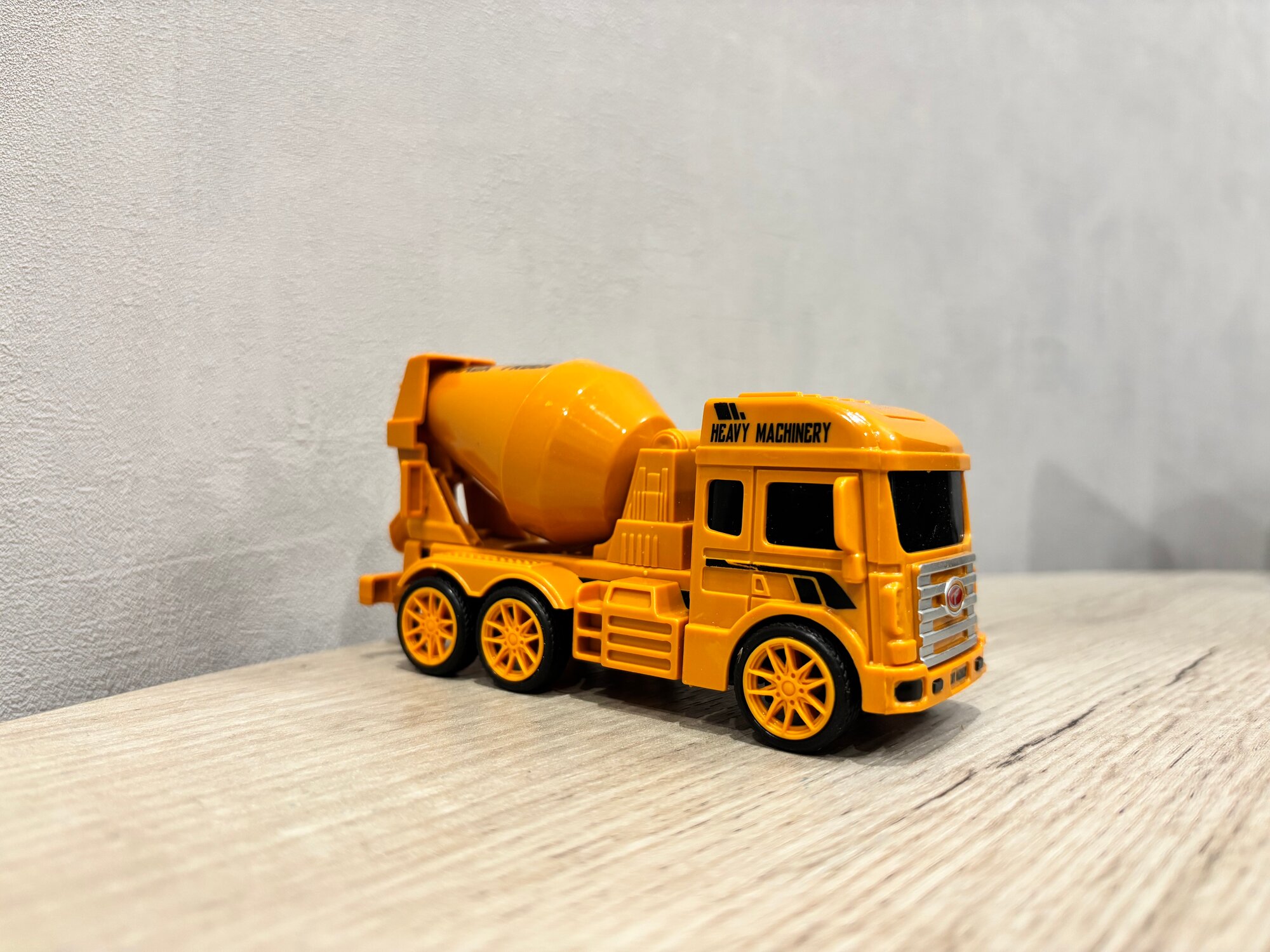 Машинка "Бетономешалка" крутящийся барабан, для детей 3-14 лет, оранжевая