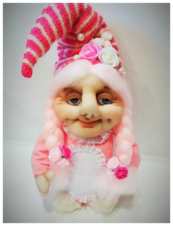 Домовик гном девочка В розовом