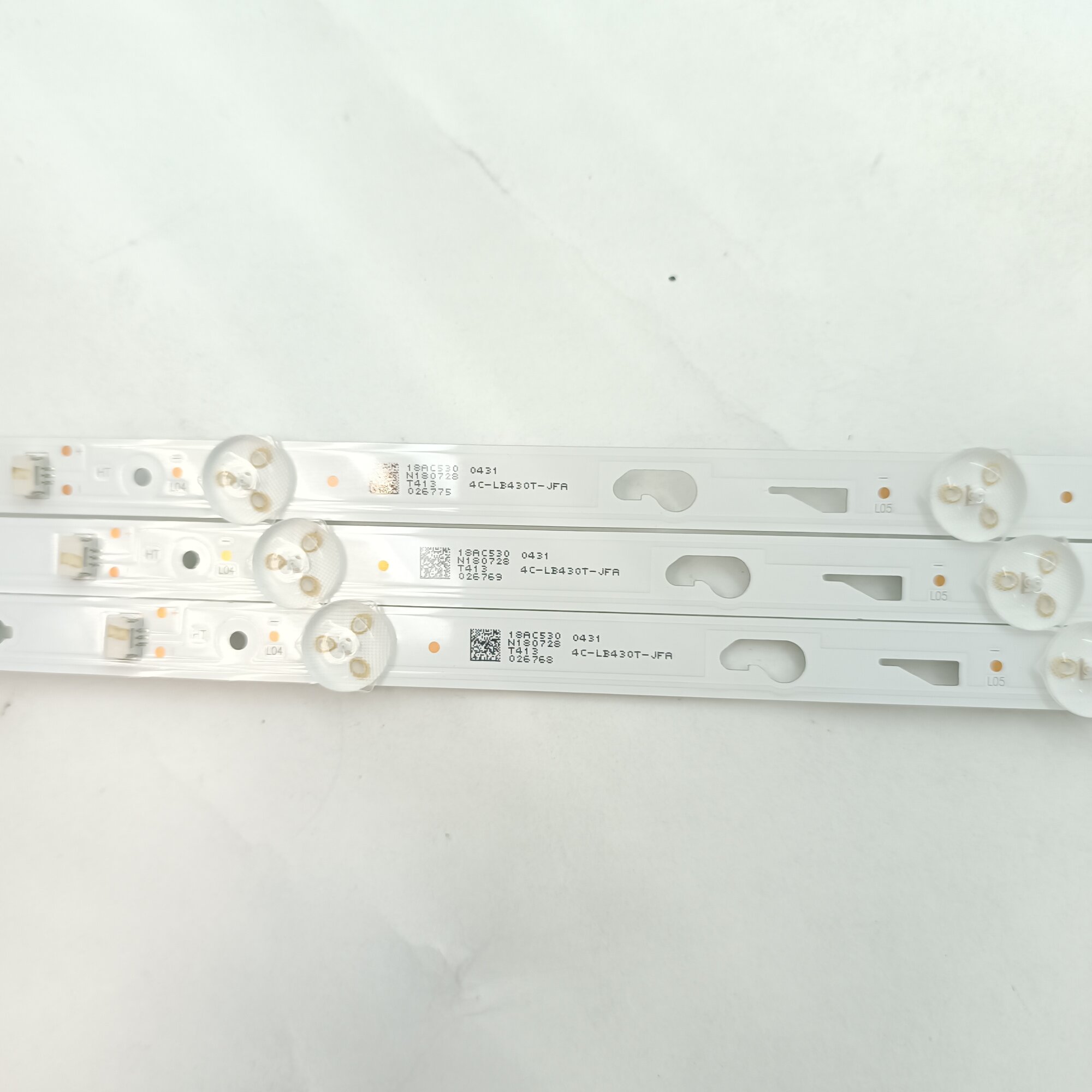 Подсветка (4C-LB430T-JFA) (Комплект 3шт.) для телевизора THOMSON T43FSE1170 Б/У с разбора