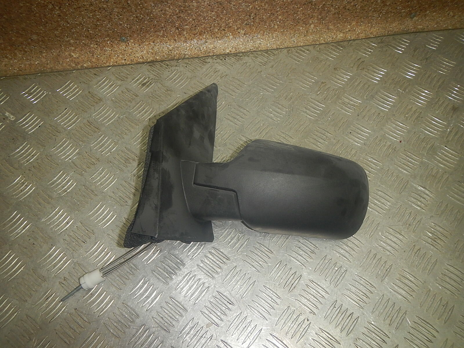 Б/У Зеркало левое механическое, Ford (Форд)-FUSION (02-) FORD FUSION (02-12) -05,механическое. Новое. 260984 FORD арт. 14...