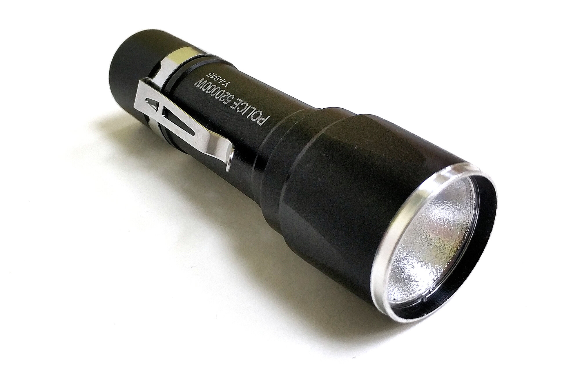 Фонарь ручной светодиодный POLICE 520000W на батарейках ААА х 3 шт, Ø 3 см, длина 10,5 см