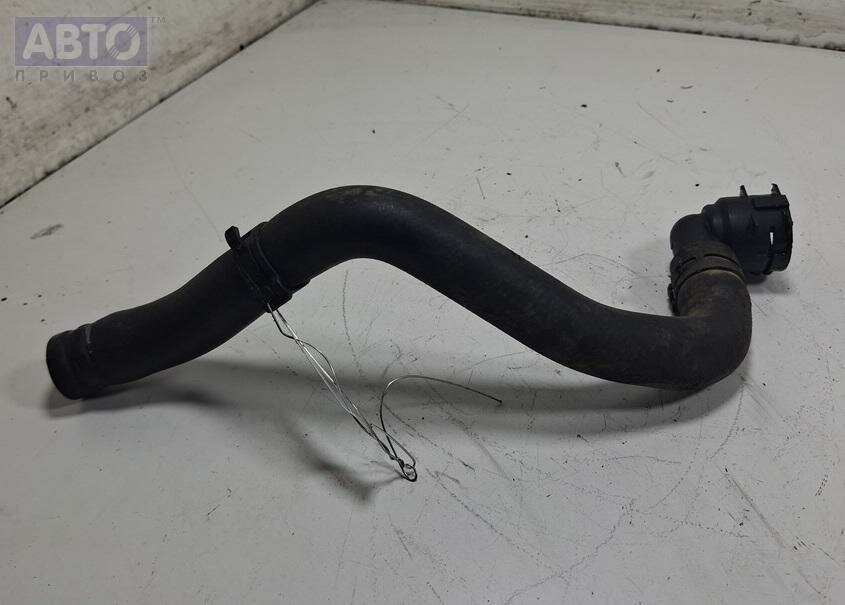 Патрубок отопителя (печки) Volkswagen Golf-5