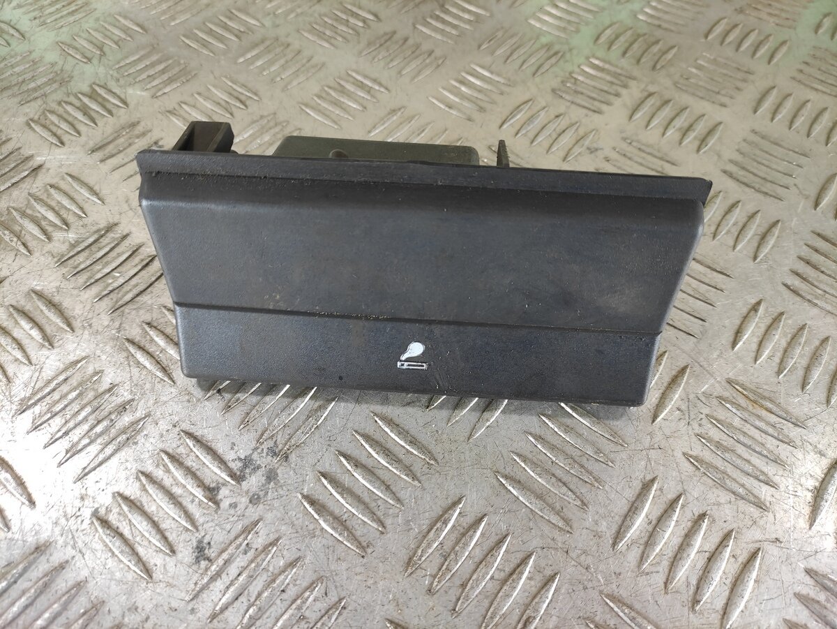 Пепельница передняя RENAULT R19 1992 2002 7702253725