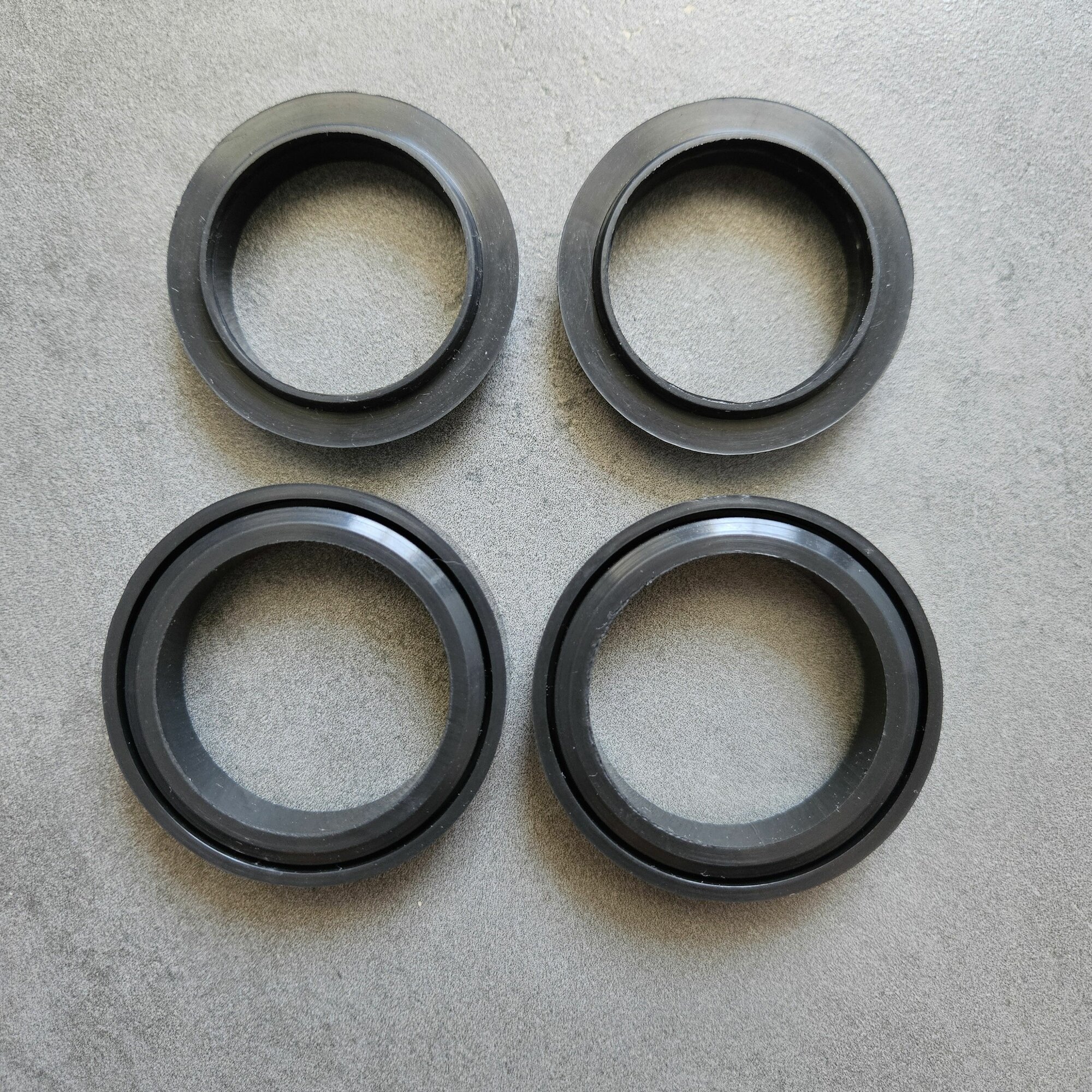 Резинки крепления фары Ява 634.1