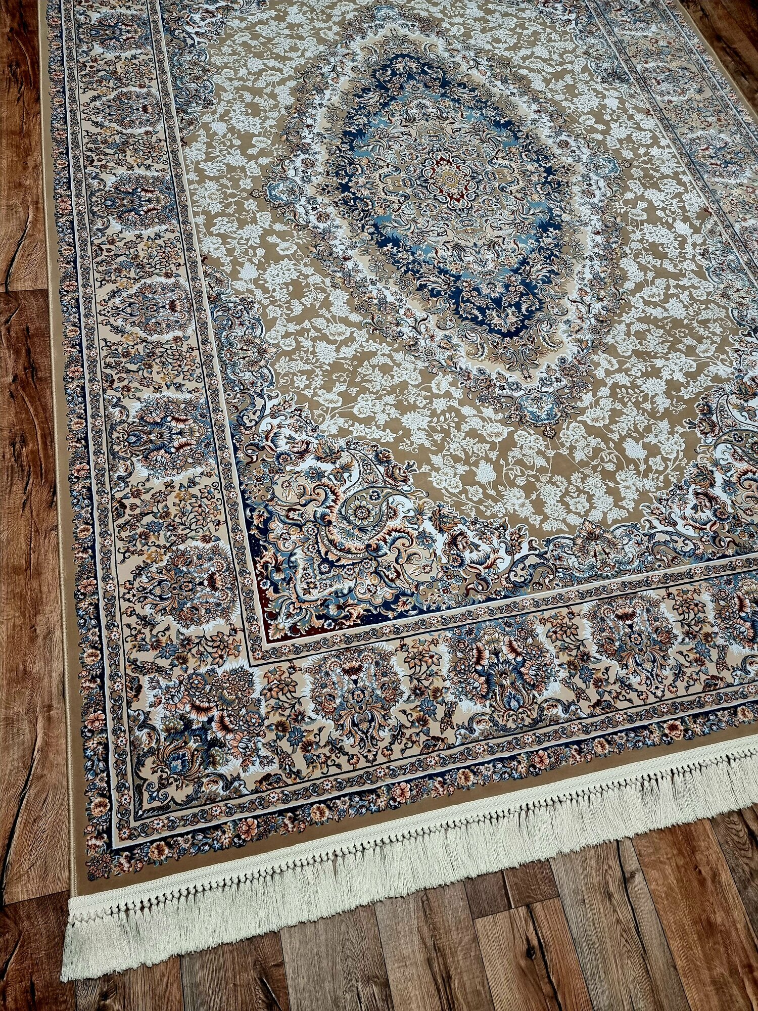 Персидский ковер "Farrahi Carpet", 1,5x2,25 м, искусственный шелк, ворс 5 мм