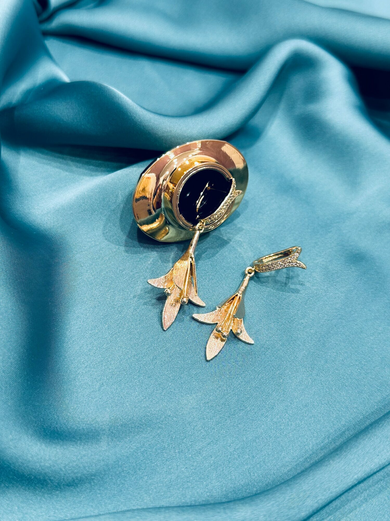 Серьги с подвесками Jewellery by Marina Orlova, размер 50 мм, золотистый — фото 1