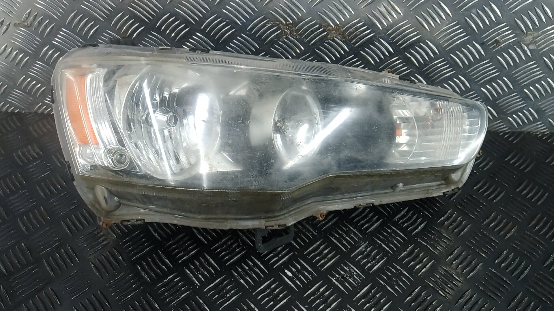 Фара правая MITSUBISHI LANCER 10, Номер 8301B626