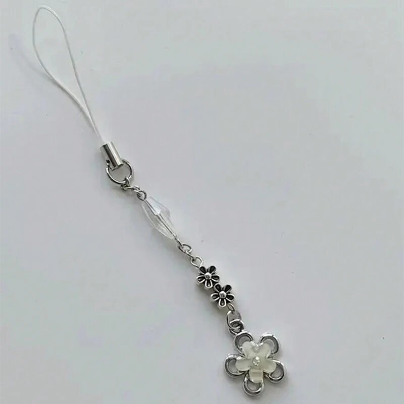 Уникальный кулон для телефона из бисера, модный брелок для ключей с четырьмя листами клевера, очаровательный брелок, элегантный аксессуар для сумки для женщин и девочек