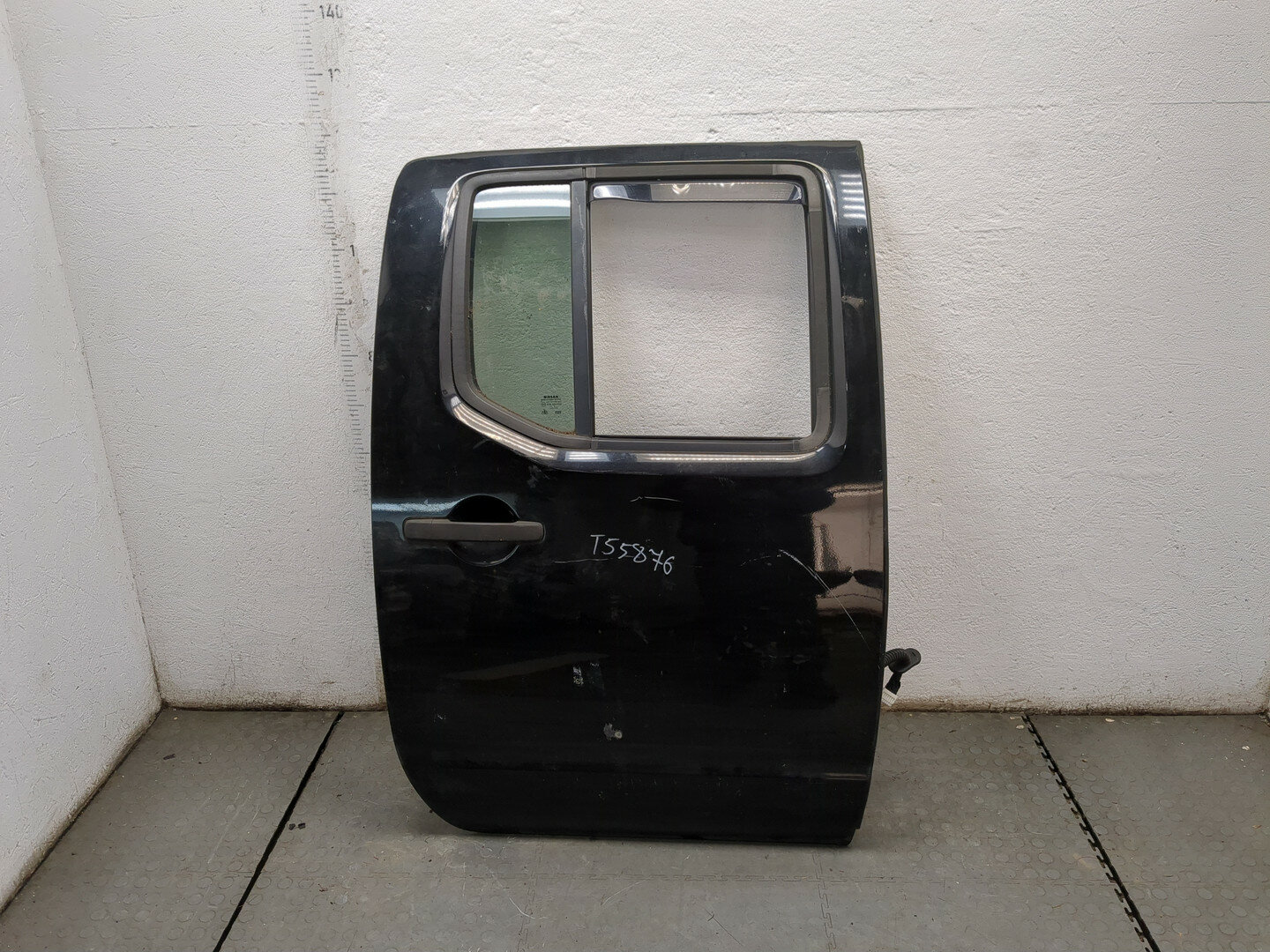 Дверь боковая (легковая) правая задняя Nissan Navara Б/У