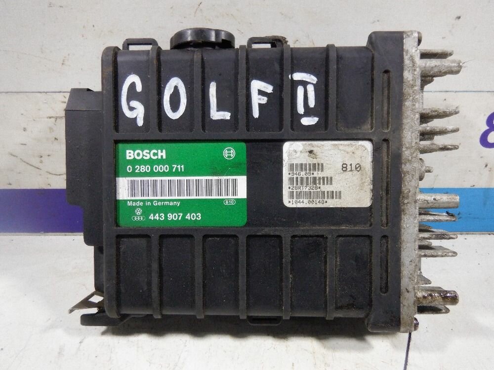 Блок управления двигателем VW Golf II 443907403