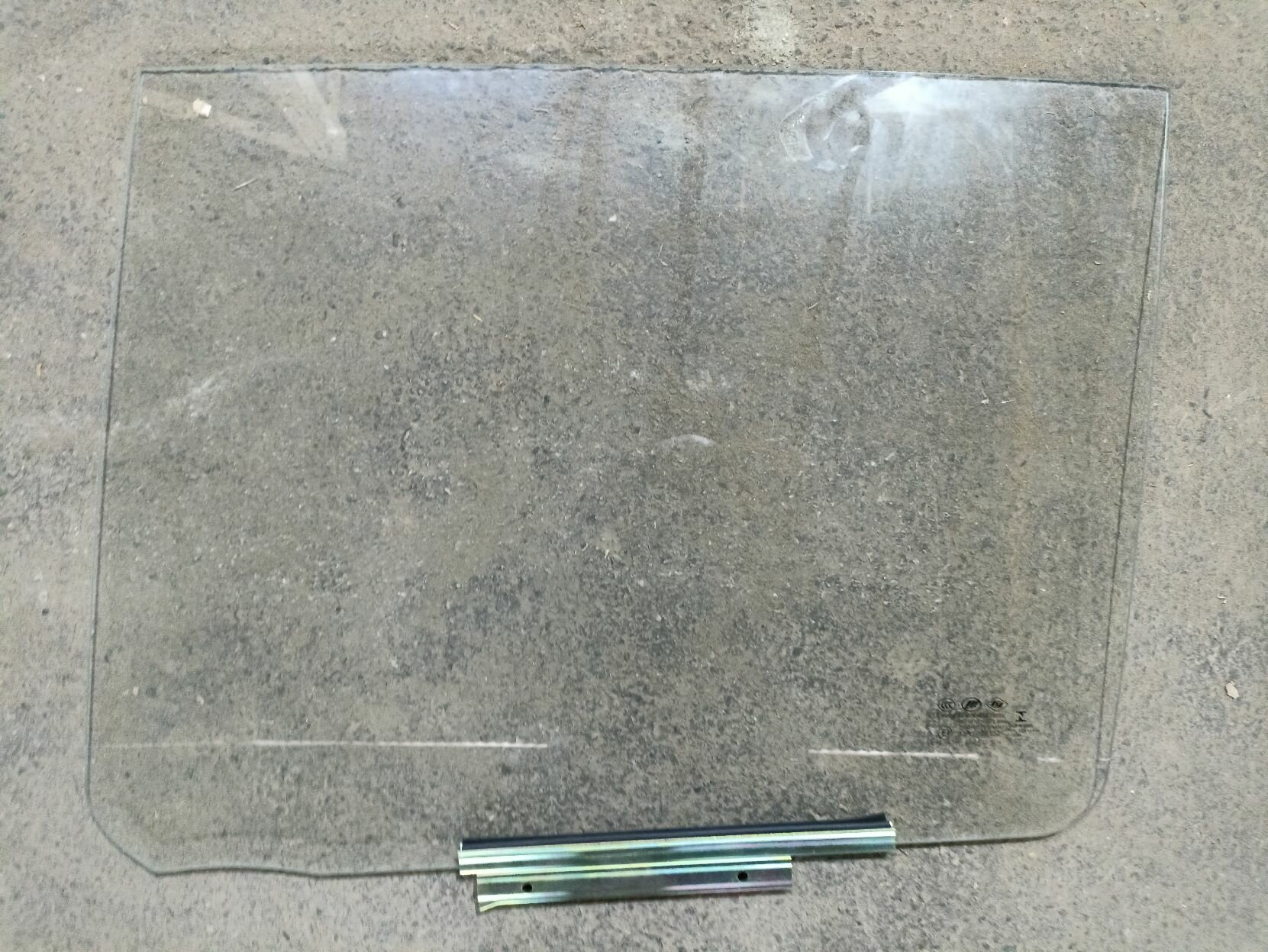 Стекло двери задней левой Lifan X60 [1.8 16V 5MT внедорожник] S6203100