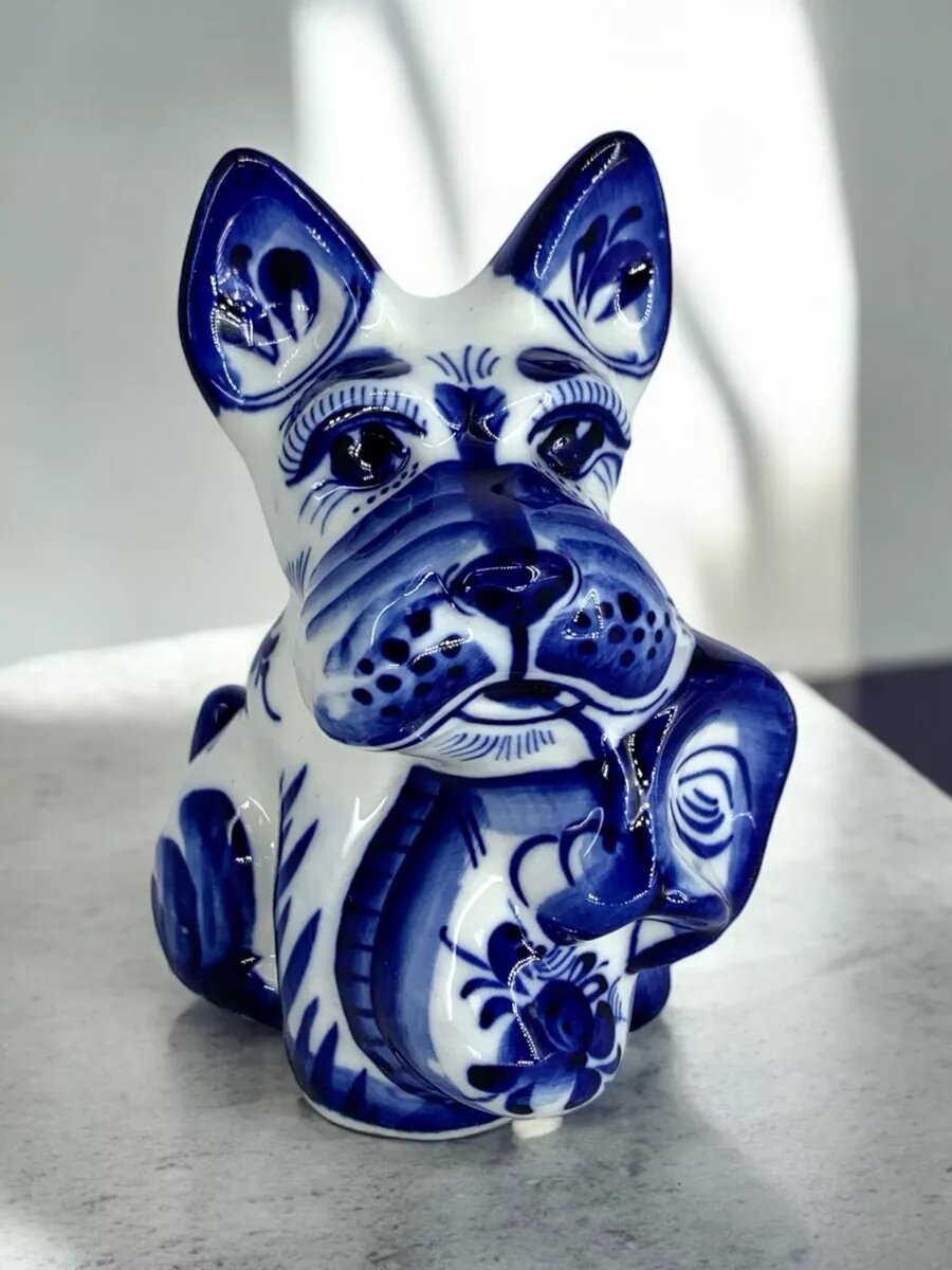 Фарфоровая статуэтка "Любимая собака"