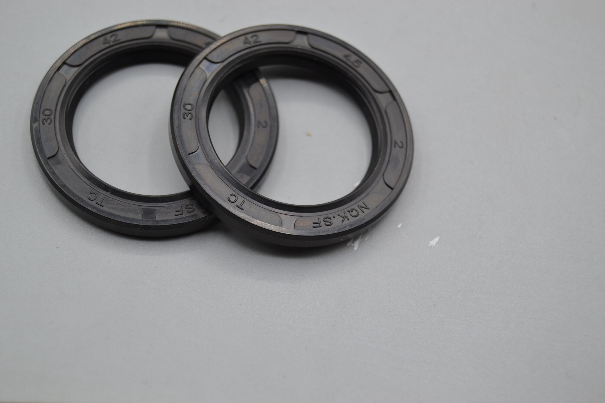 Манжеты сальники 30x42x4.5, (2шт)