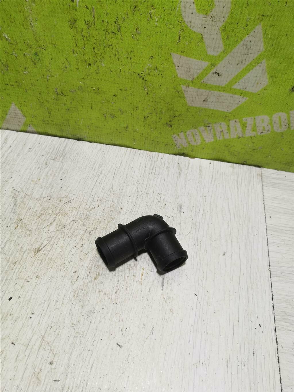 Фланец двигателя системы охлаждения VW Passat B5 96-00