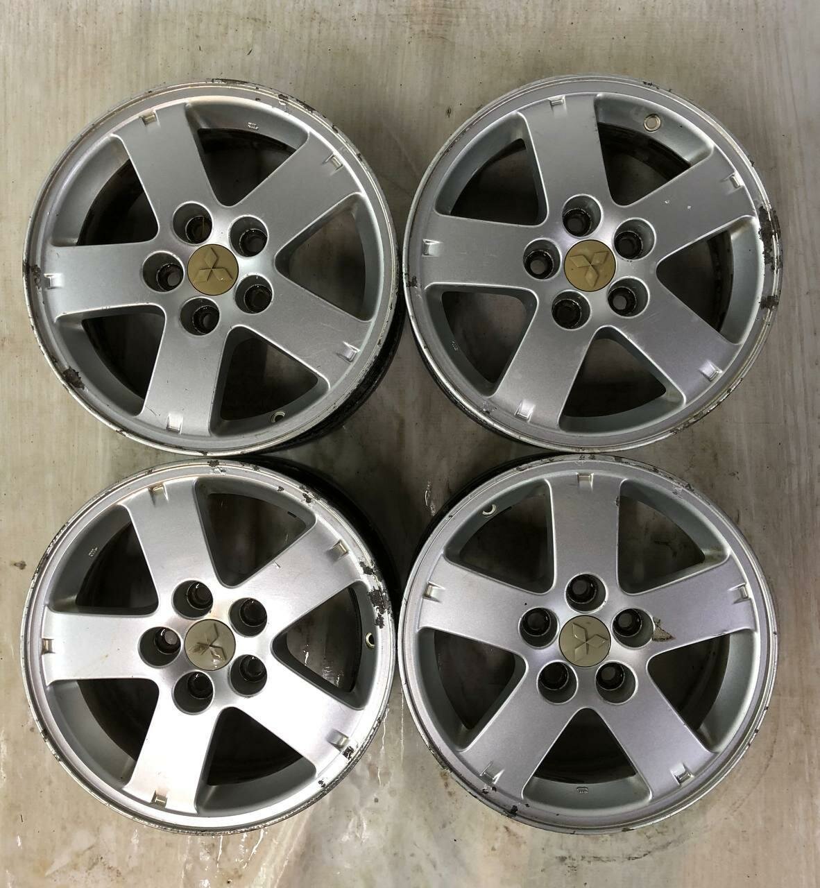 Колесные диски Mitsubishi 16x6.5 PCD 5x114.3 D67.1 ET36 (оригинал)