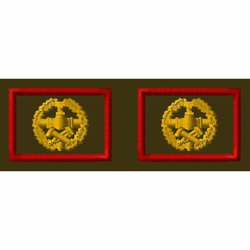 Петлицы службы горючего, с красной рамкой. С липучкой. Размер 35x25 мм по вышивке.