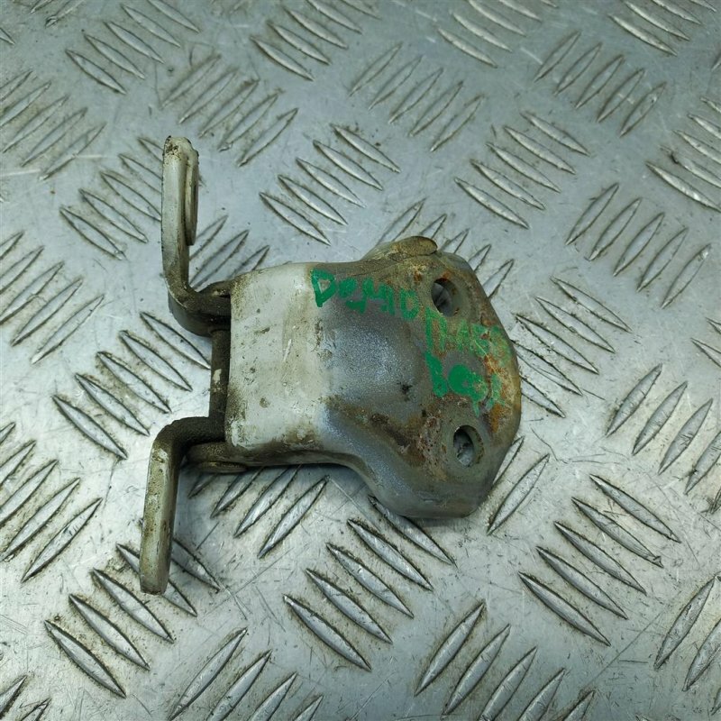 Б/У Петля двери передней левой верхняя Mazda Demio 1 DW3W / Мазда Демио 1 DW3W 1.3 1999