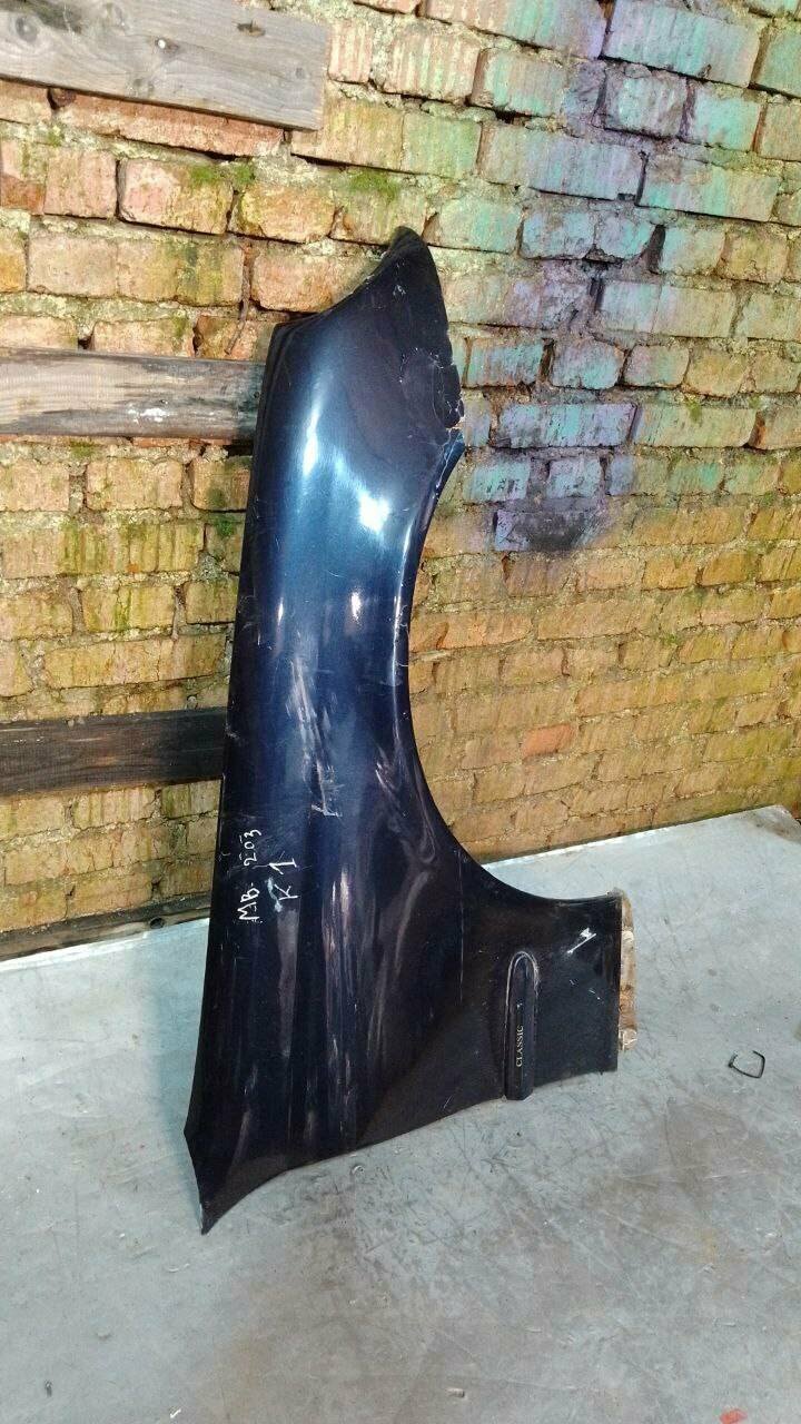 Крыло правое Mercedes-Benz C W203 (2000 - 2004)