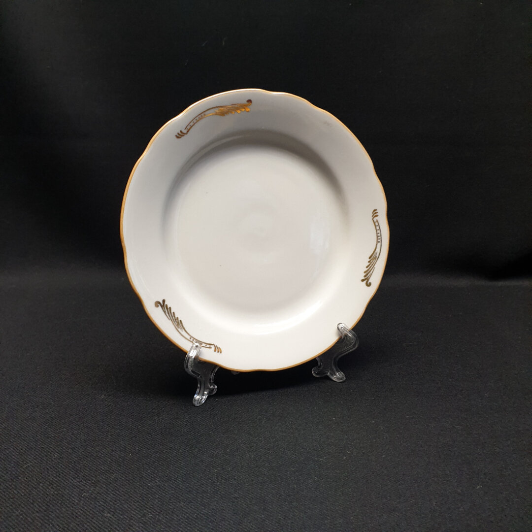 Десертная тарелка Дулево, фарфор позолота 17 см, винтаж Россия