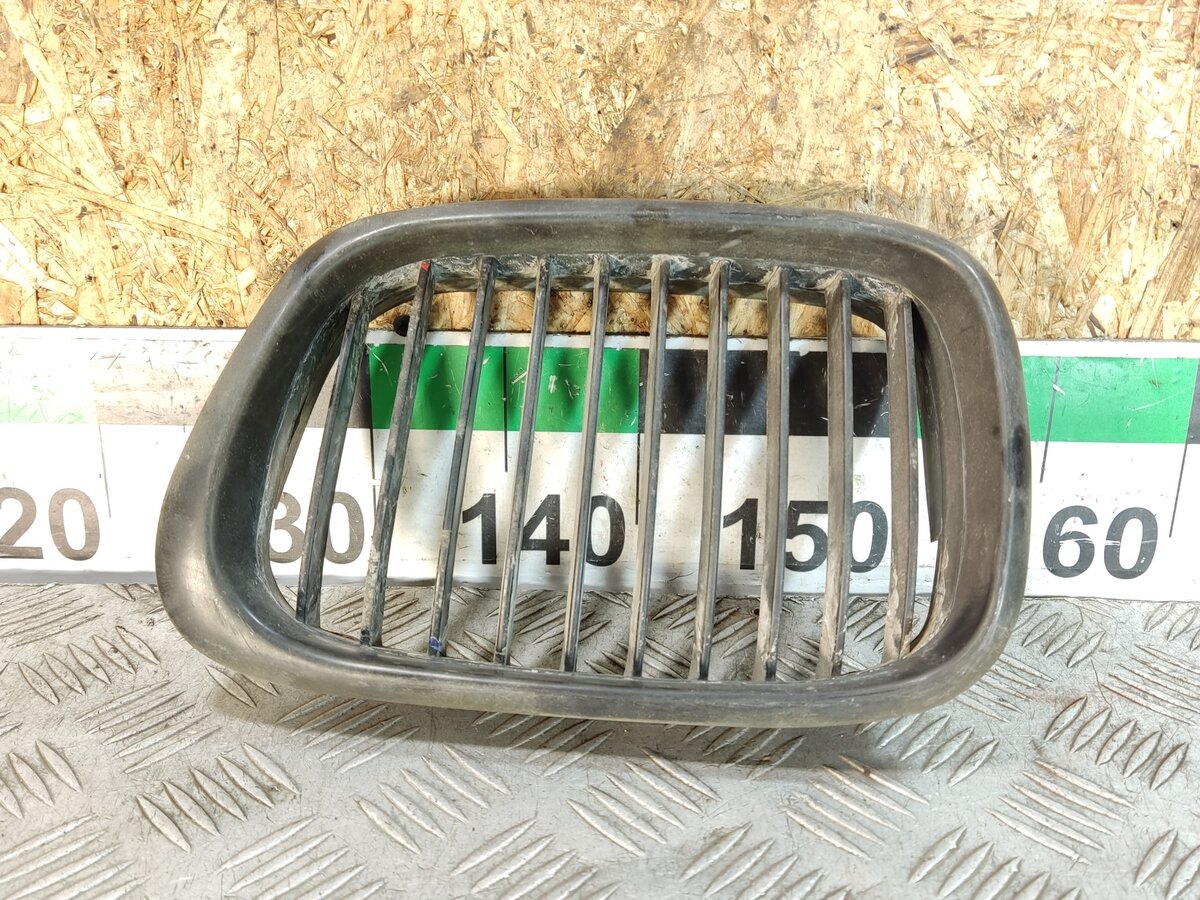 Решетка радиатора BMW 5 1995-2003 51138159315