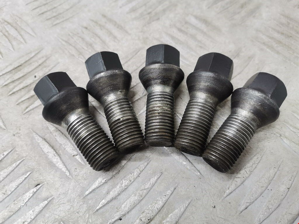 Болт колесный Alfa Romeo 159 (939) WHT001812 арт. 2038769