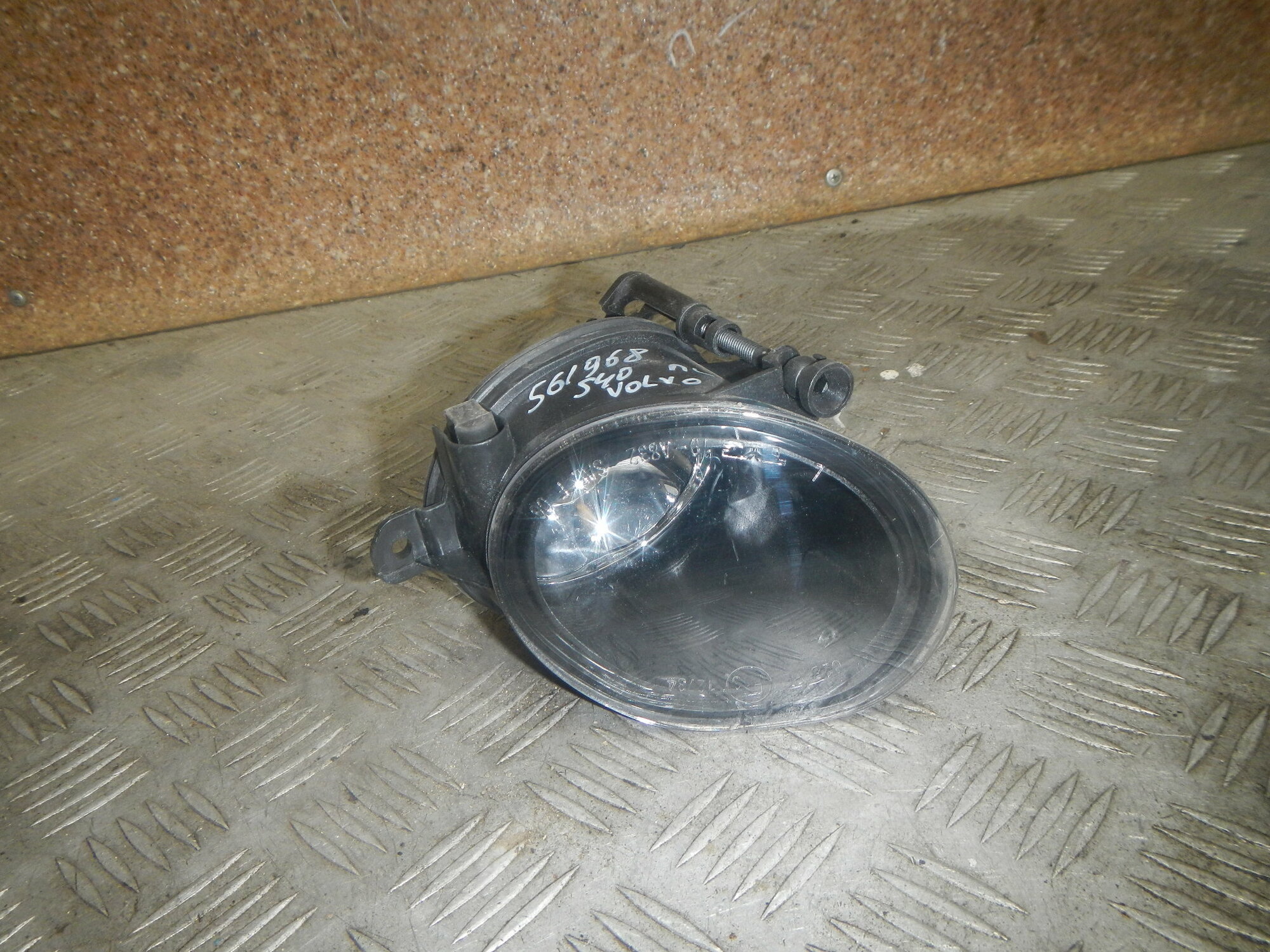 Б/У Фара противотуманная левая, Volvo (Вольво)-S40 (04-) VOLVO S40 (04-) TYC, 07- Дубликат, новая, мелкие царапины. 56196...