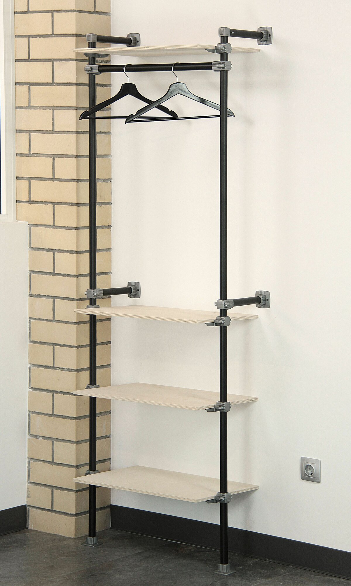 Система хранения для короткой одежды: 2 стойки+1 штанга+8 полкодержателей (без полок в комплекте)