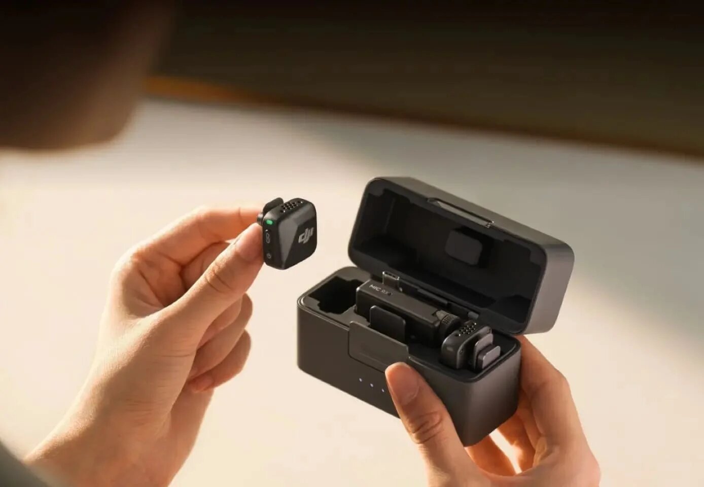 Беспроводной микрофон DJI MIC mini (2TX + 1RX + Case), цвет черный