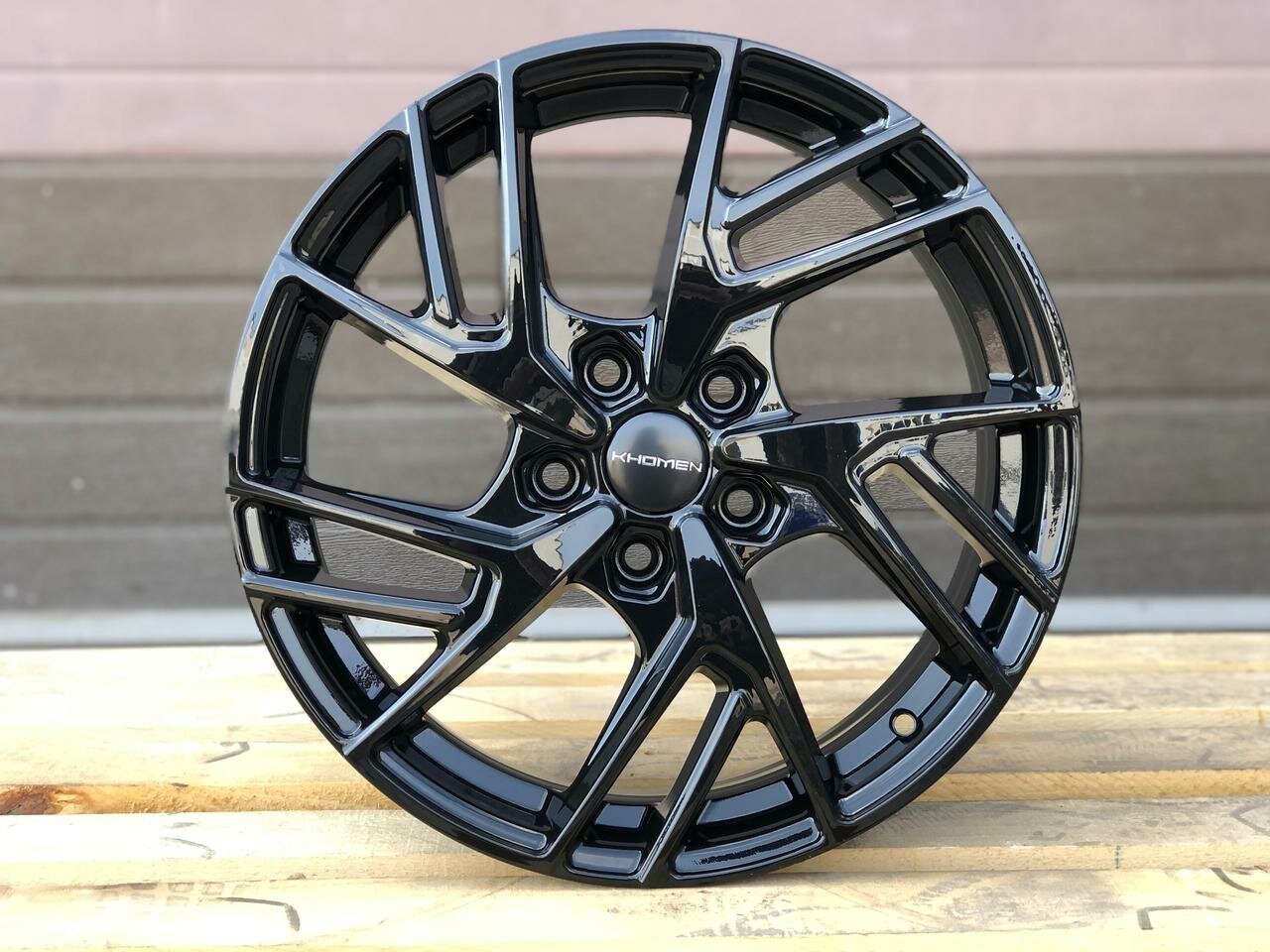 Диски автомобильные KHW1722 6,5х17 5х114,3 ет40 d-67,1 BLACK