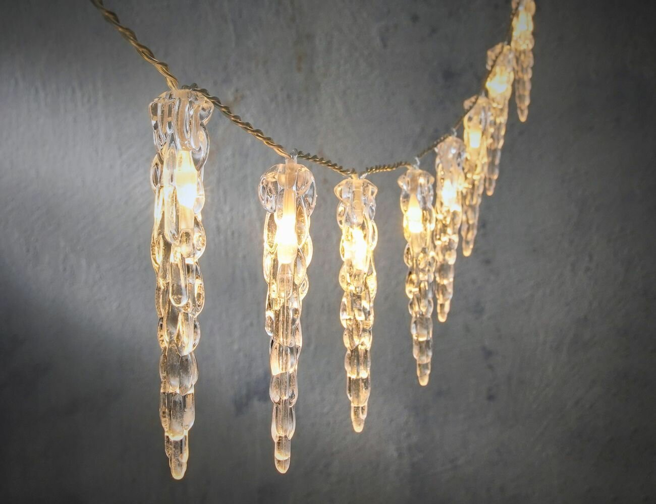 Светодиодная гирлянда сосульки 'этан', 10 тёплых белых LED-огней, 100 см, таймер, батарейки, Edelman 1167215