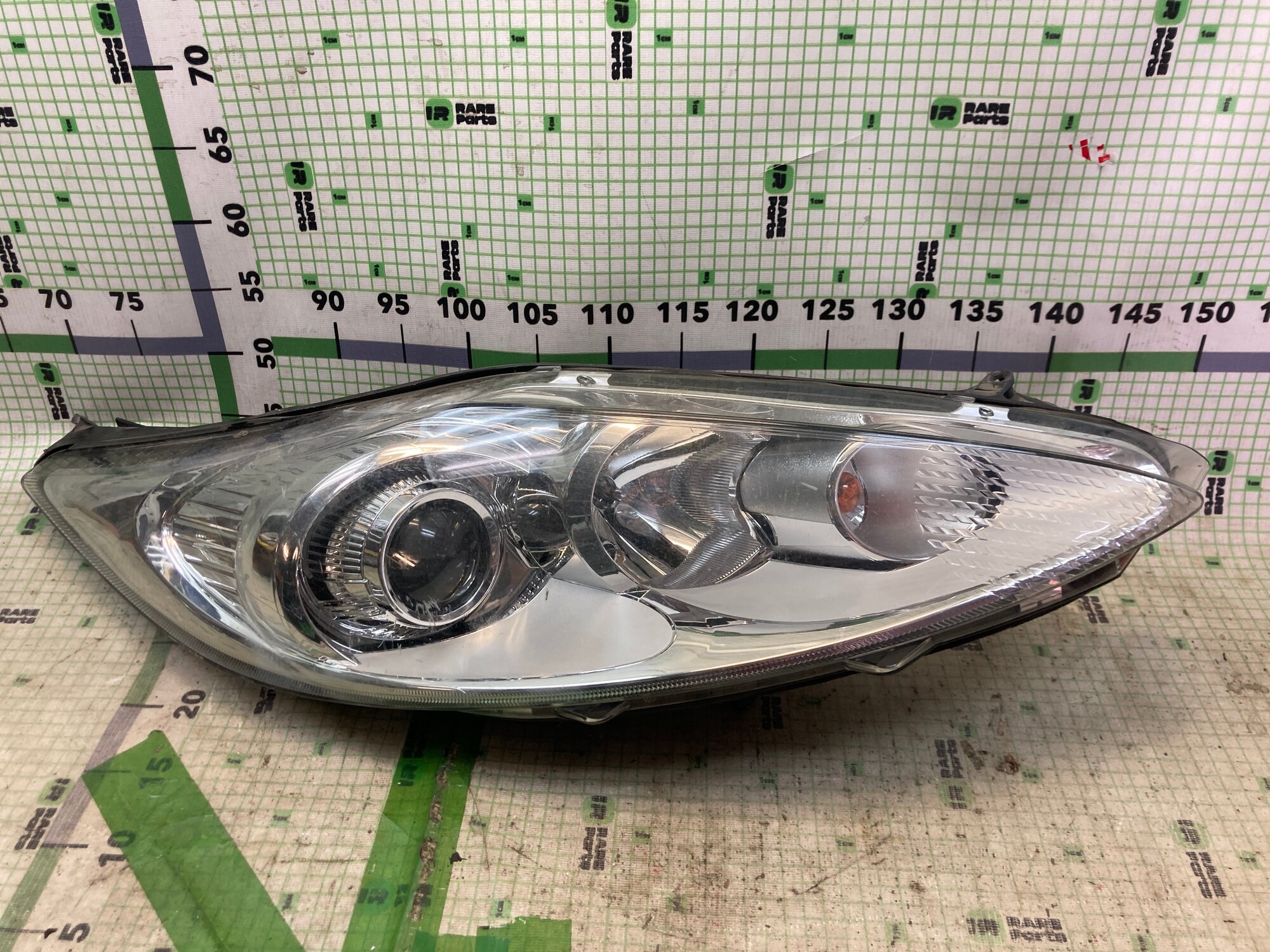 Фара правая Ford Fiesta