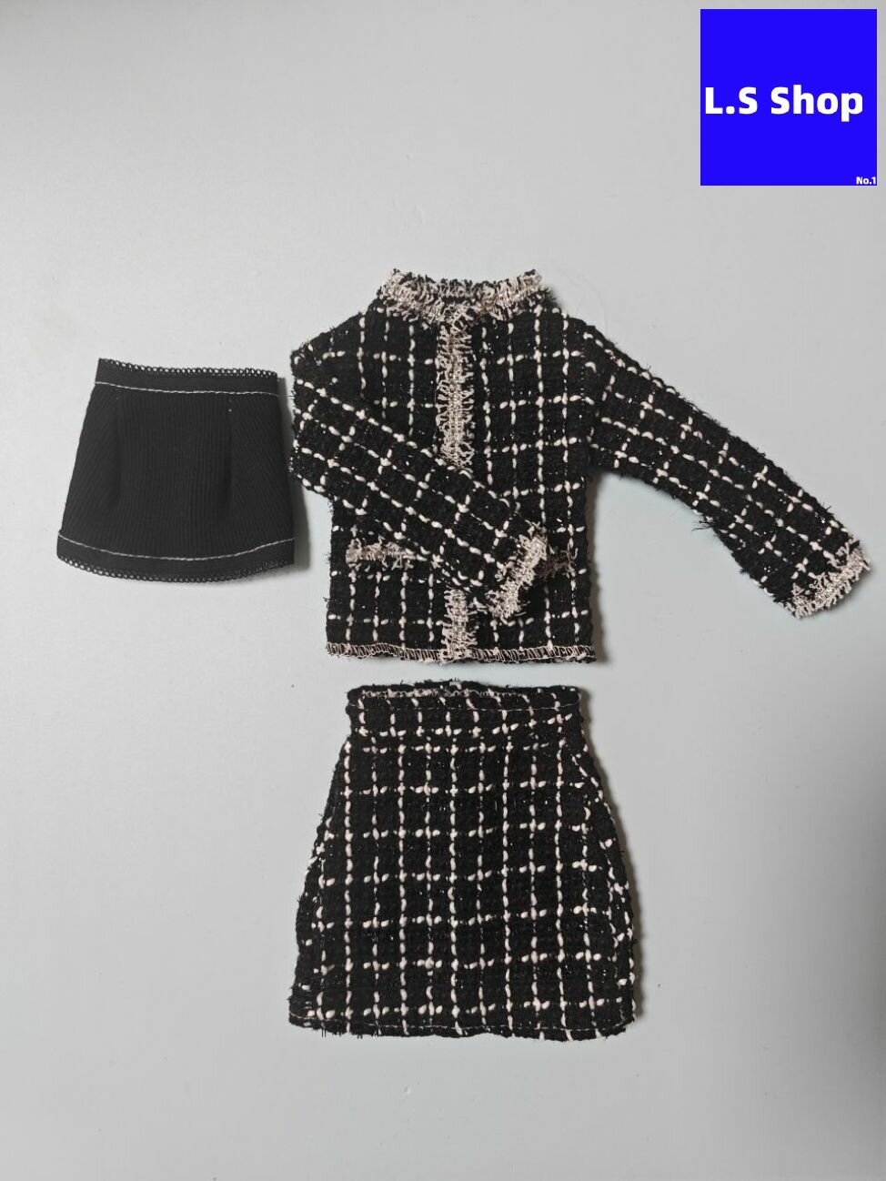 Эксклюзивный гардероб для кукол 60 см