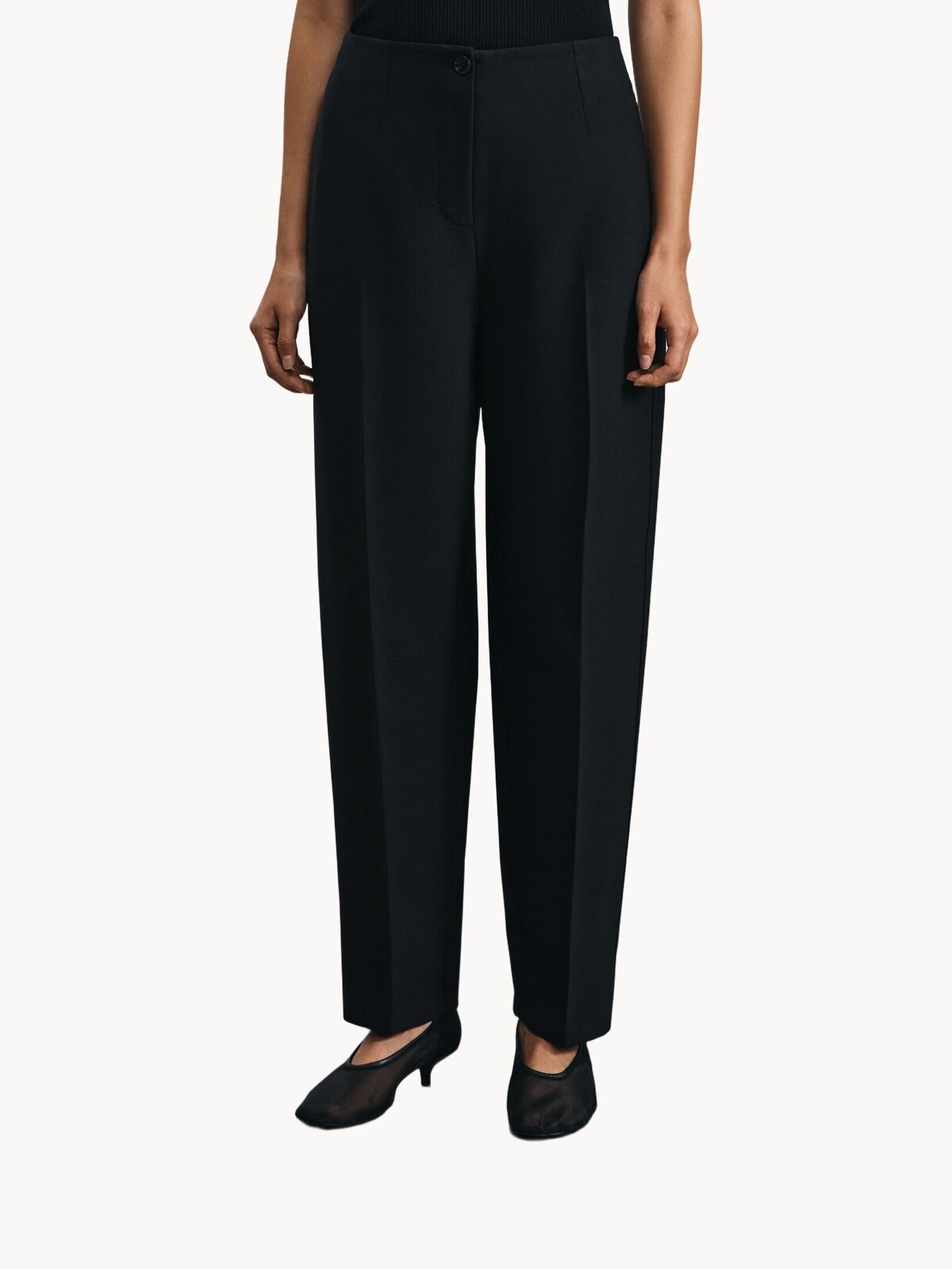 Брюки бананы