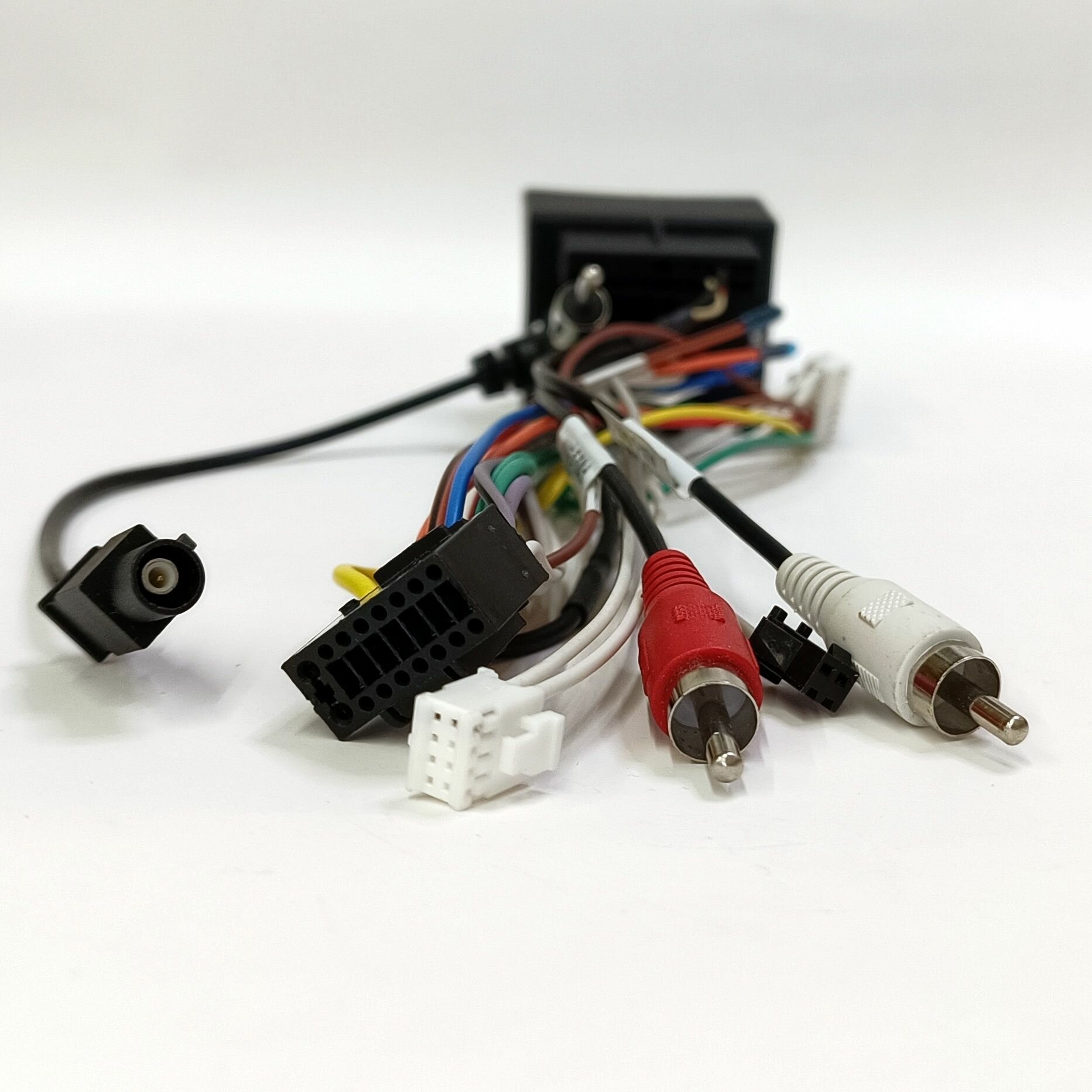Комплект проводов для подключения Android магнитолы (16-pin) для OPEL Astra H 2004-2009; Antara 2006-2015; Corsa D 2006-2014; Meriva A 2003-2010; Vectra C 2002-2008; Zafira B 2005-2014 / Питание + Динамики + Антенна + RCA + CANBUS CARAV 16-091