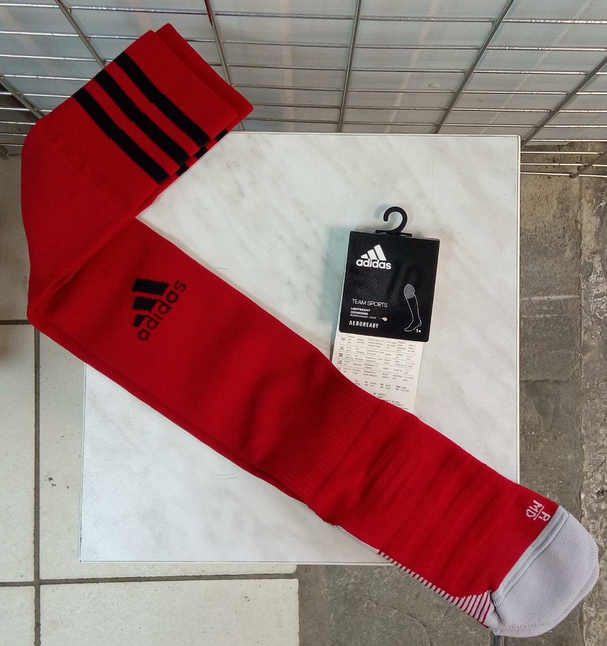 Для футбола ADIDAS размер М гетры футбольные и регбийные Красные