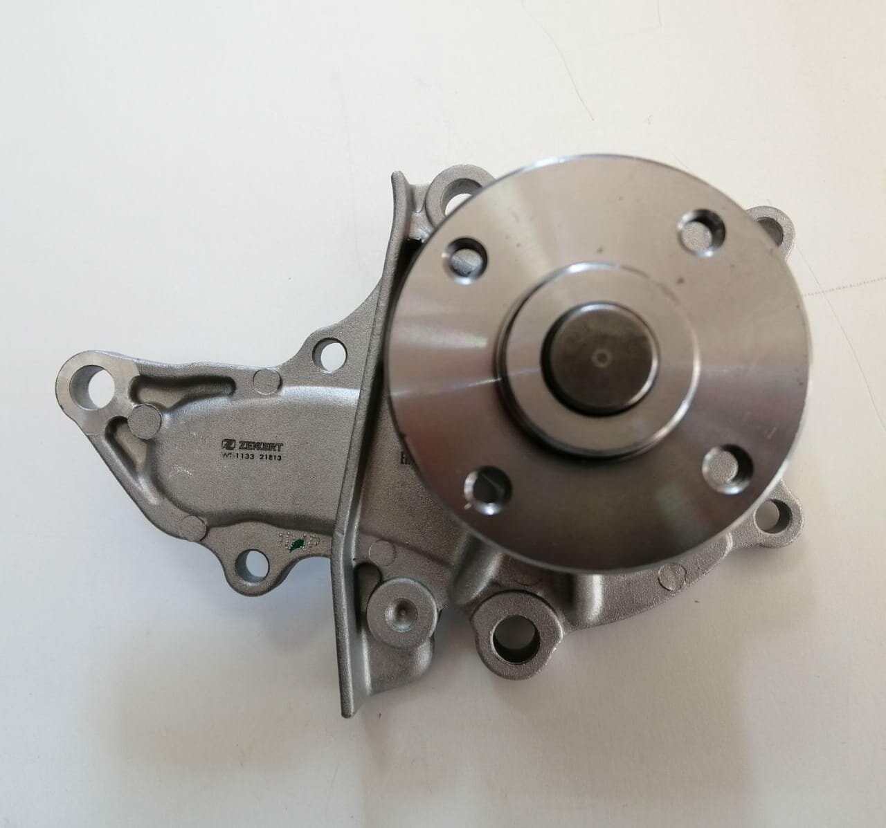 Насос водяной ZEKKERT Geely MK Cross [1.5 16V 5MT хетчбэк]