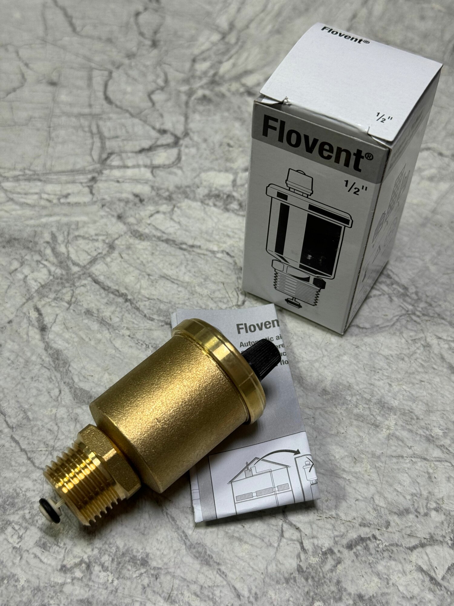 Воздухоотводчик Flamco Flovent 1/2 автоматический с отсечным клапаном