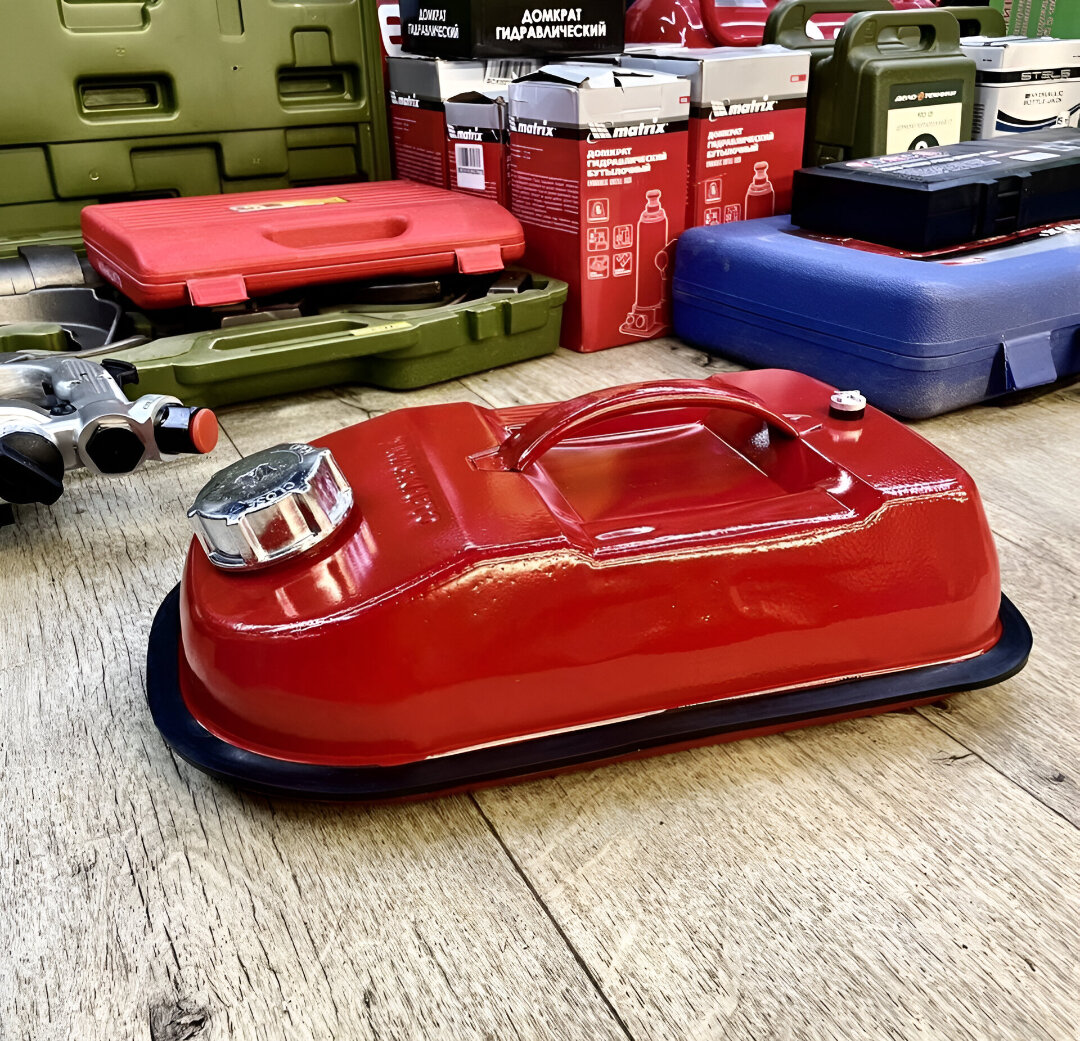 Канистра топливная горизонтальная 5 л с заливным устройством, МаякАвто