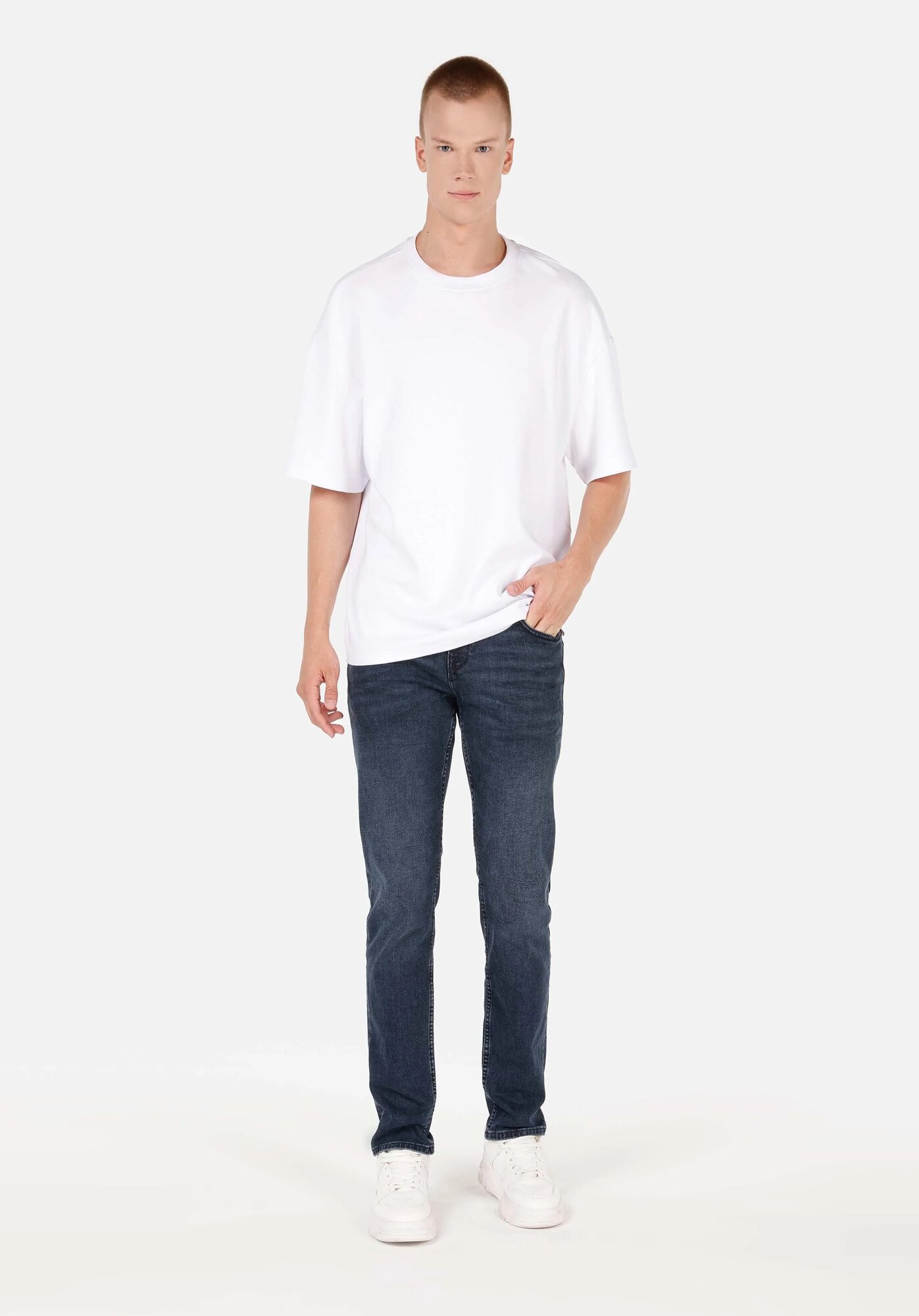 Джинсы зауженные 044 KARL Straight Fit 