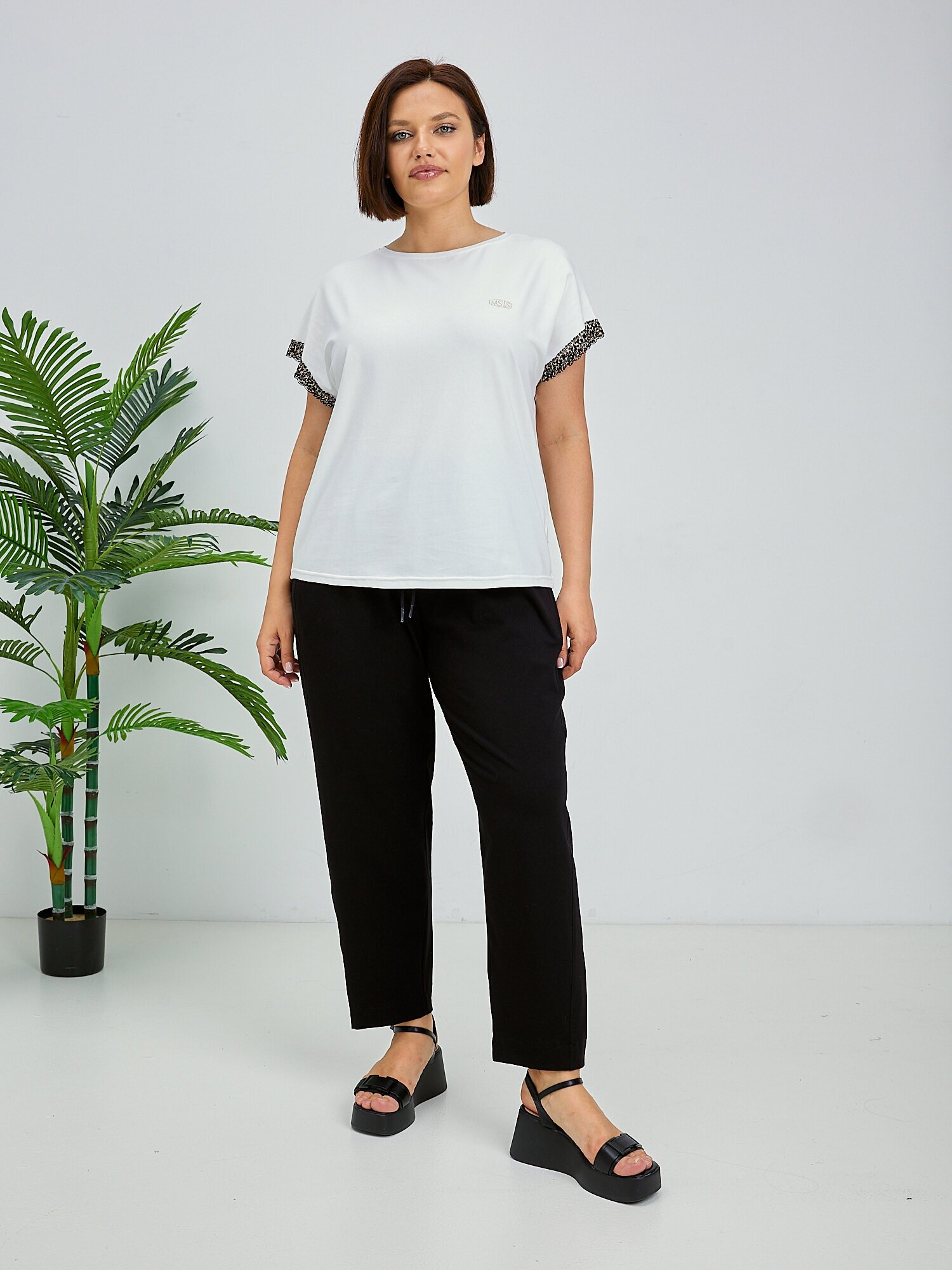 Футболка из хлопка с эластаном, с отделкой леопардовой тесьмой