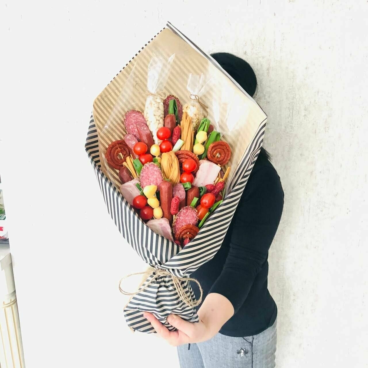 Колбасный букет в Подарок на день рождения