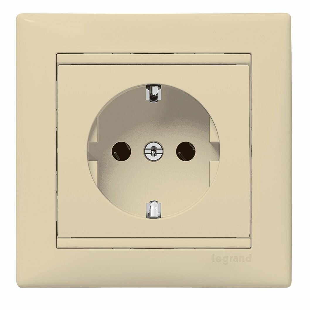 Legrand Valena Крем Розетка 1-ая с заземлением литая, 774323
