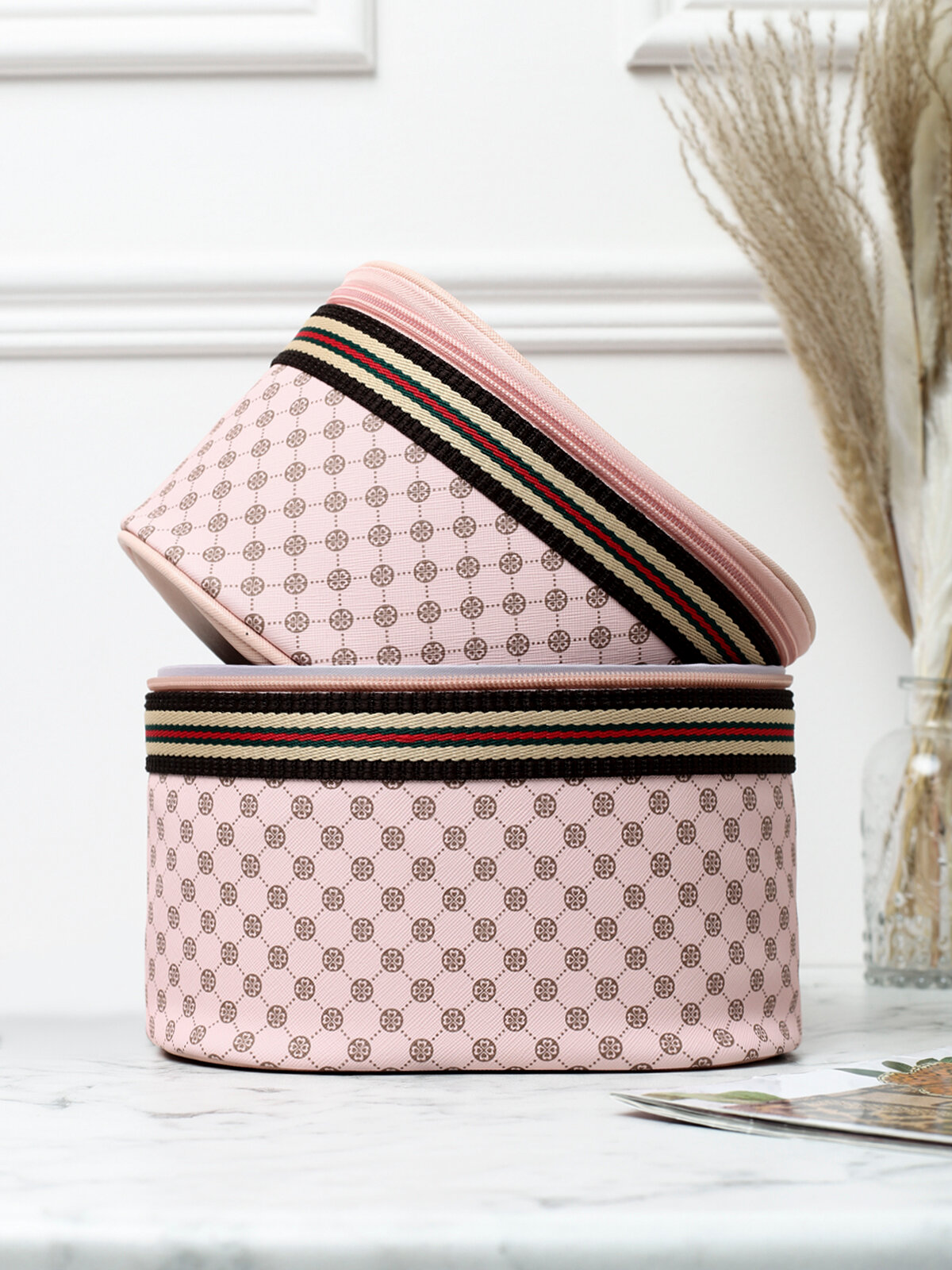 Комплект косметичек