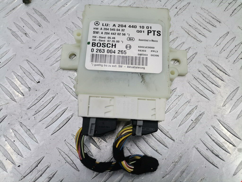 Блок управления парктрониками Mercedes C-Class (W204) A2044401001 арт. 1744382