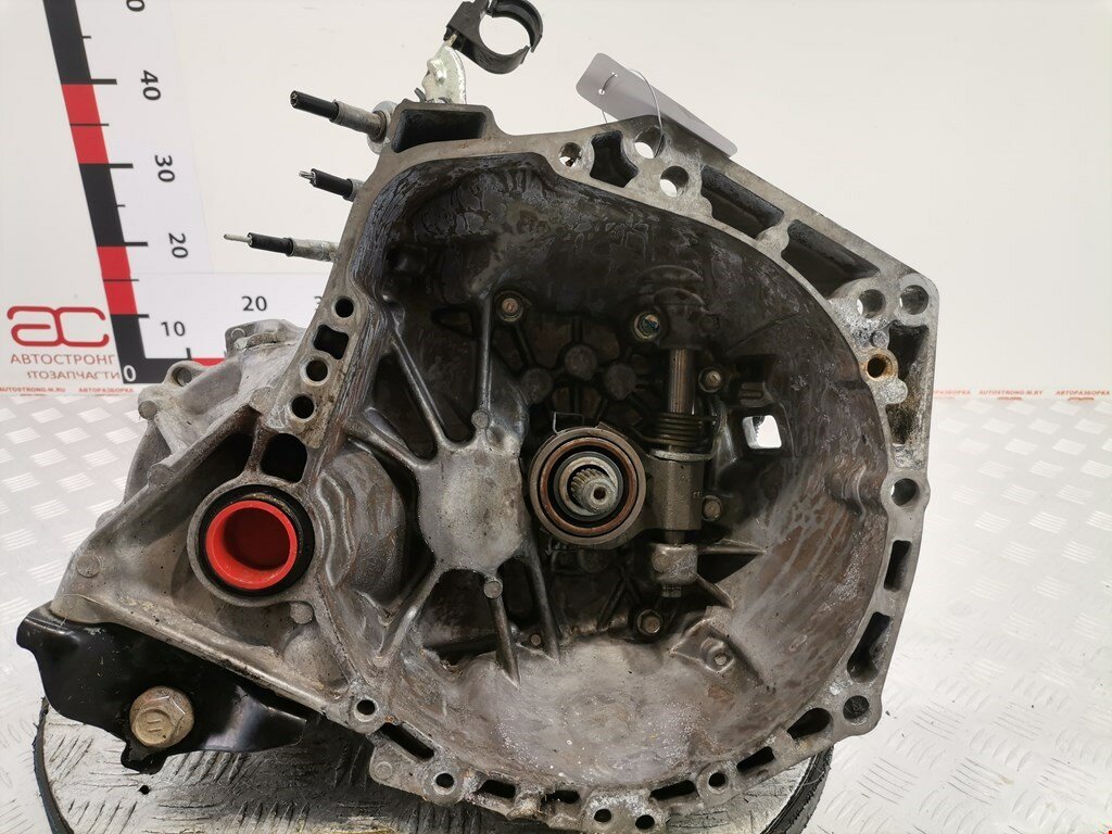 КПП 5ст (механическая коробка) Toyota Yaris 1 303000D073 арт. 994205