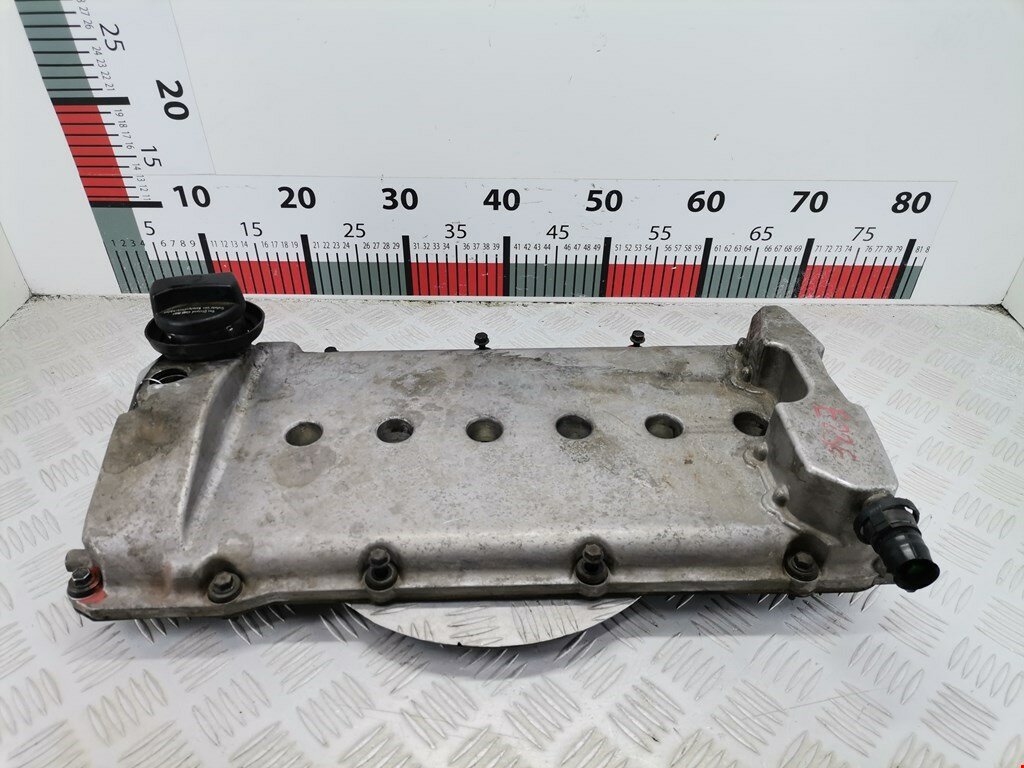 Крышка клапанная Volkswagen Golf 4 022103429H арт. 2087117