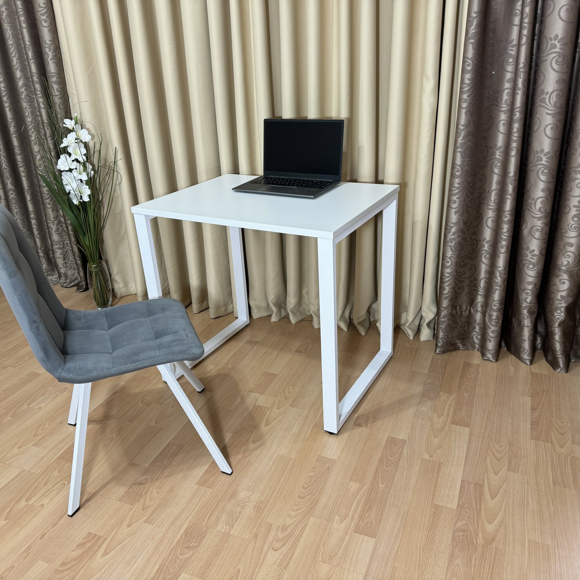 Стол письменный лофт 80*60 см. Столешница 22 мм Белые ножки. Компьютерный, офисный