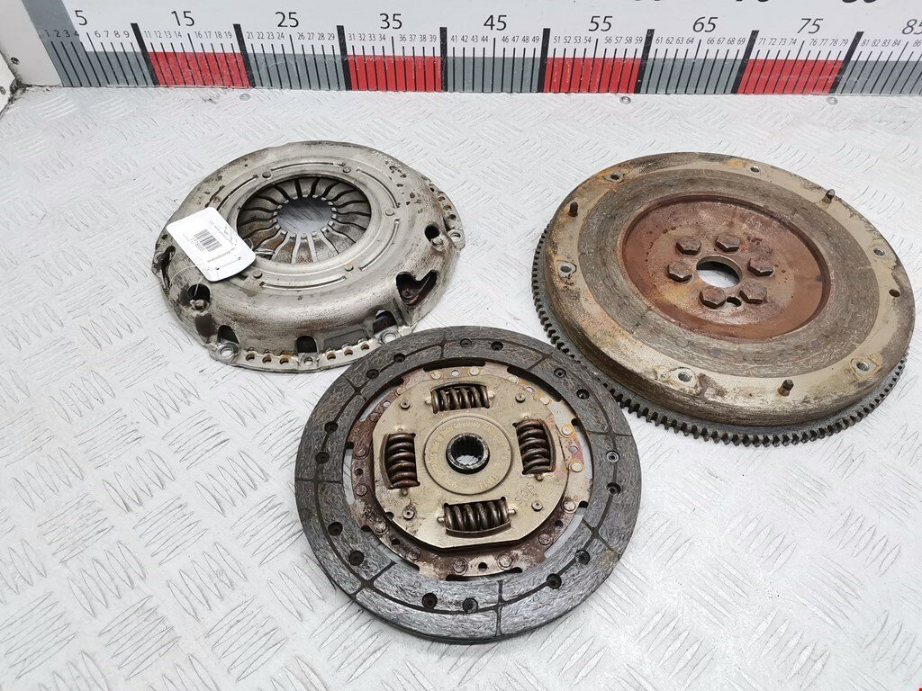 Маховик (демпфер сцепления) Ford Focus 1 98MM6375AD арт. 1778955