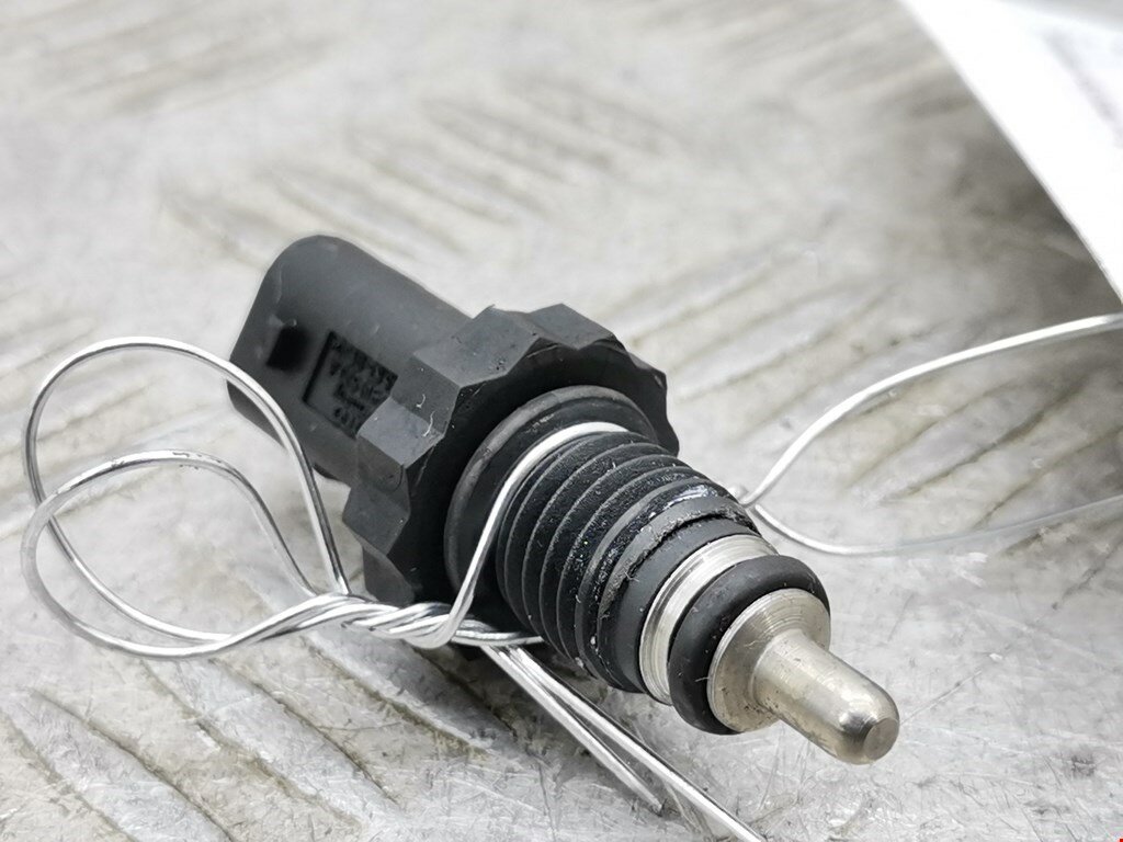 Датчик температуры охлаждающей жидкости Audi A4 B8 06A919501A арт. 2189047